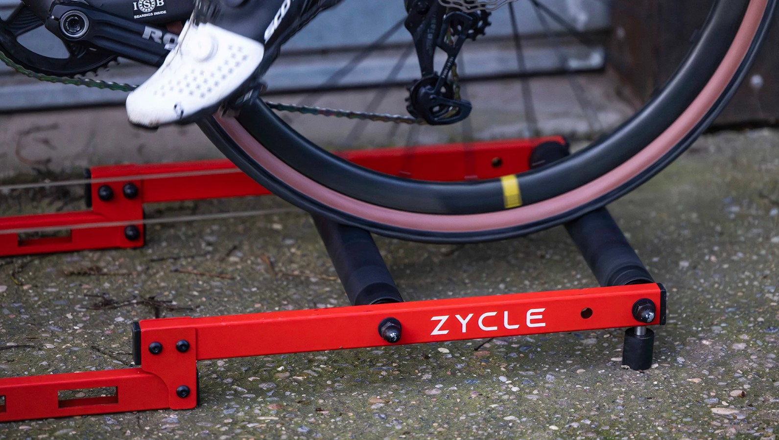 Comment s'entraîner avec un vélo d'appartement et acquérir une ...